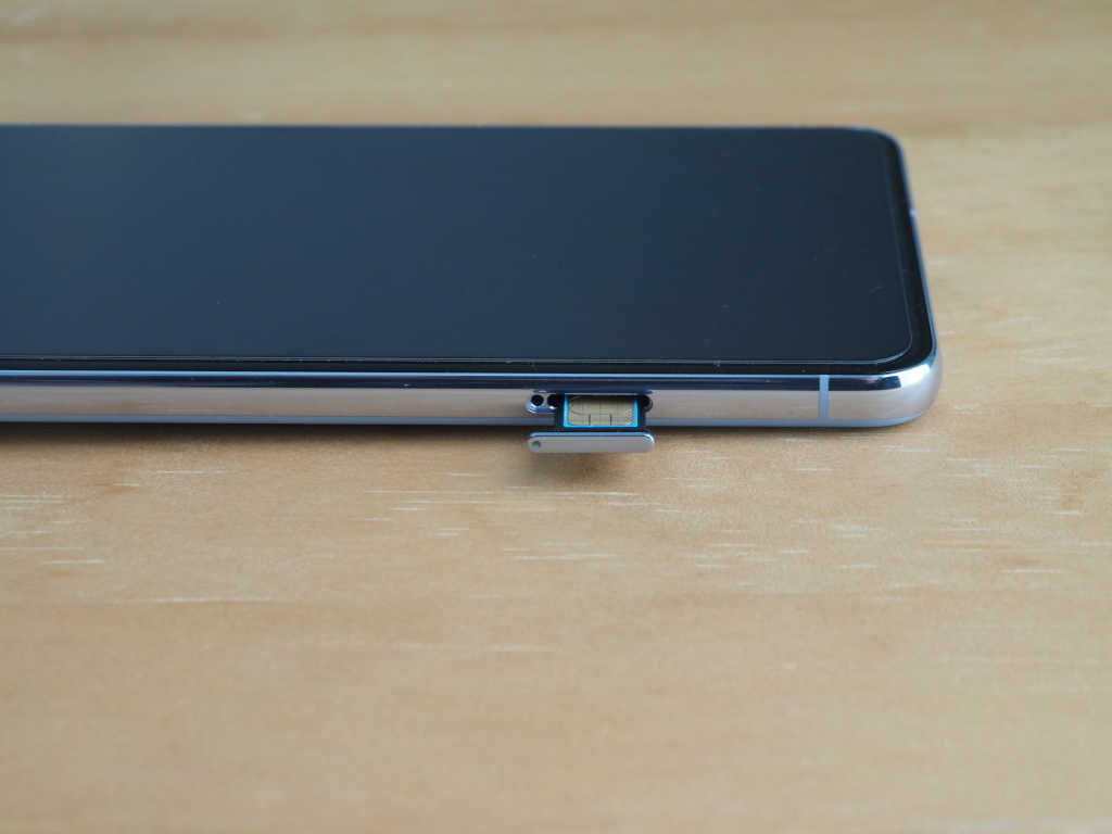 SIMフリー機のPixel 8 ProにSIMを装着する！